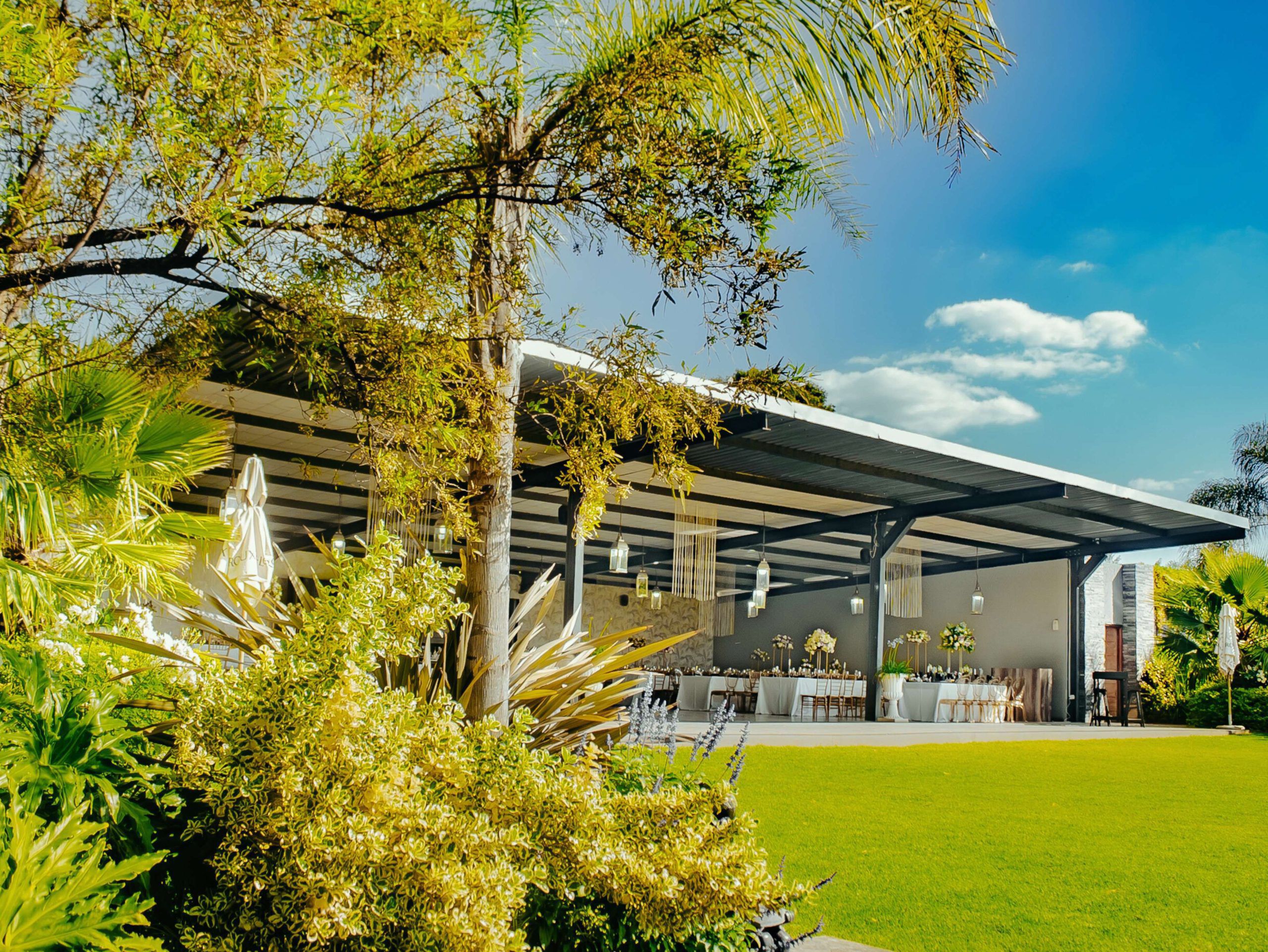 Garden Arena Venue for 150–450 Guests